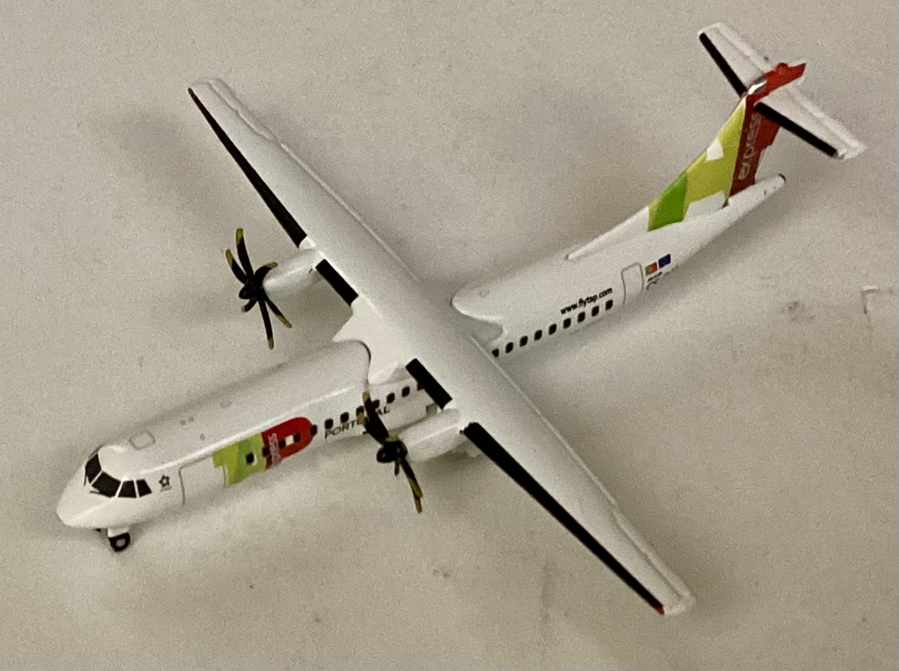 [公式]TOY(ATR-72-600 TAPエクスプレス)商品詳細｜herpa(ヘルパ)｜ホビーランドぽち